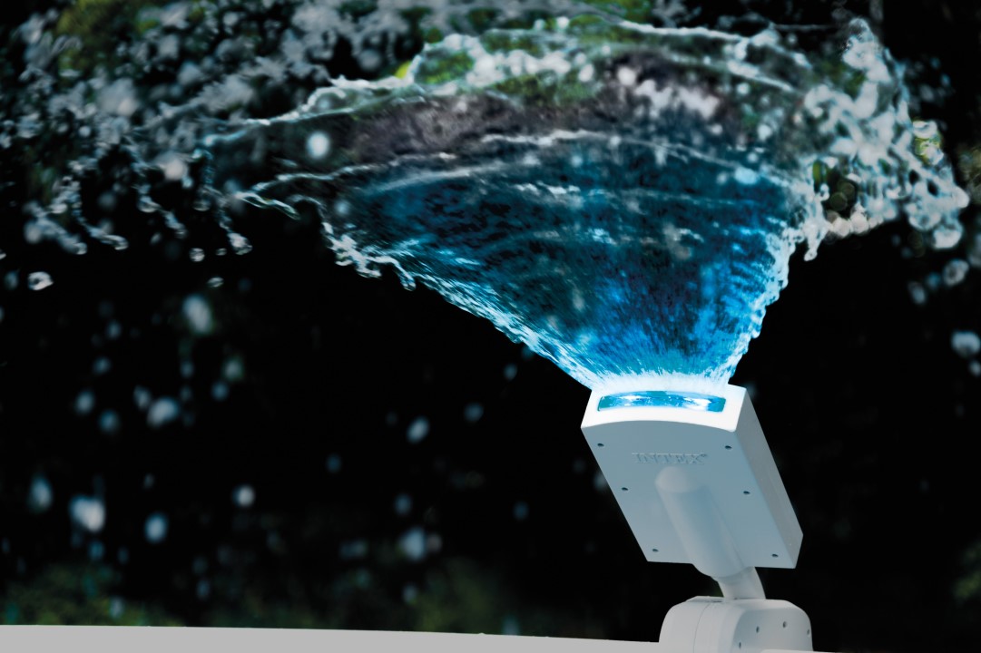 Intex Multi-Color LED Pool Sprayer Wasserfontäne 28089 Intex Multi-Color LED Pool Sprayer Wasserfontäne 28089